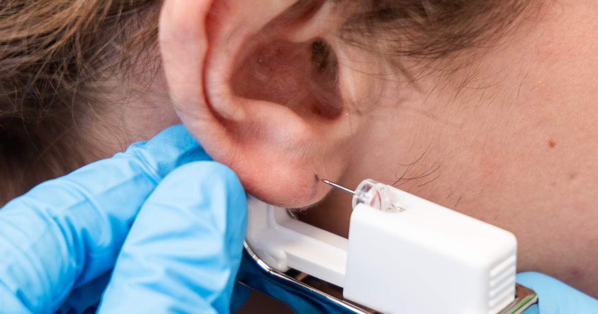 Ear piercing | Victoria Pharmacy Zurich