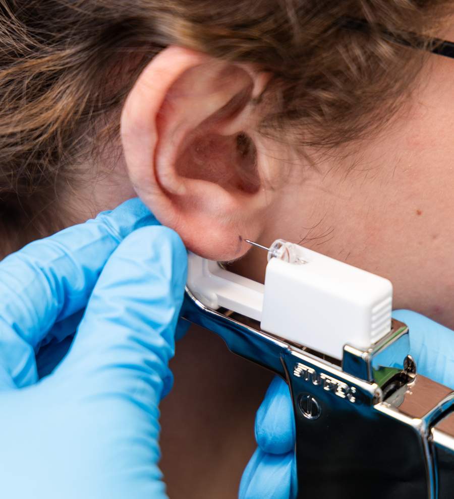 Ear piercing | Victoria Pharmacy Zurich